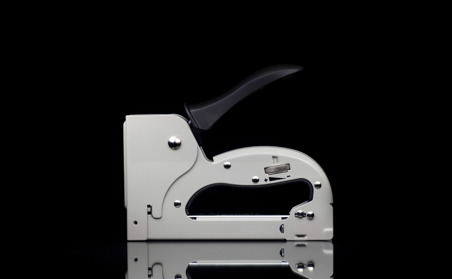 Accidents at the Workplace Involving Cutting Blade and Nail Gun | Siler ...